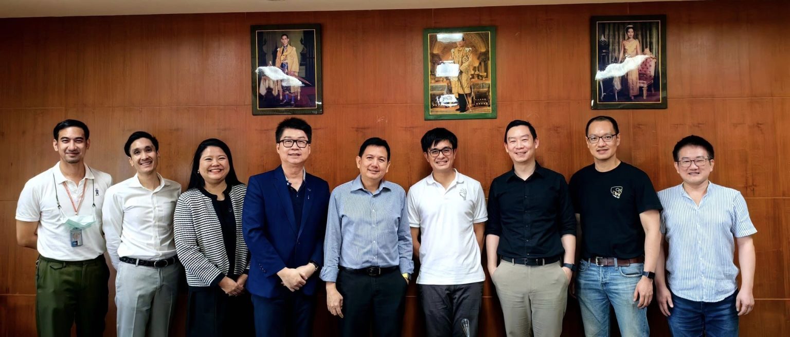 ผศ. ดร.วรพจน์ อังกสิทธิ์ คณบดี และทีมงาน ให้การต้อนรับ “OsseoLabs ...